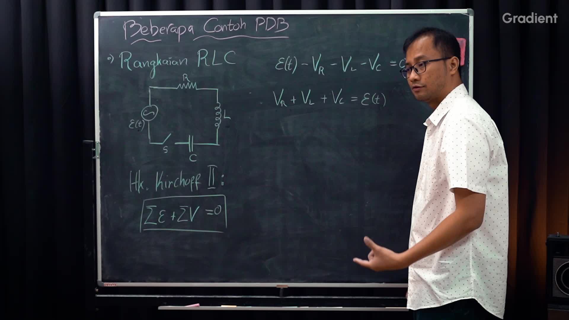 Materi Persamaan Diferensial: Rangkaian RLC